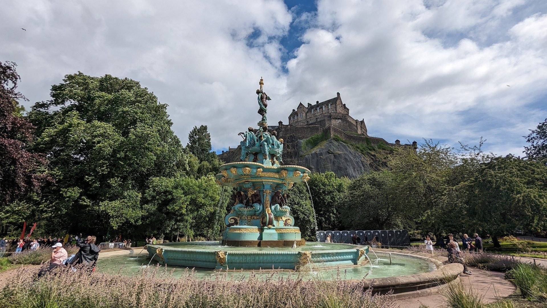 Edinburgh's New Town & Dean Village Private Walking Tour